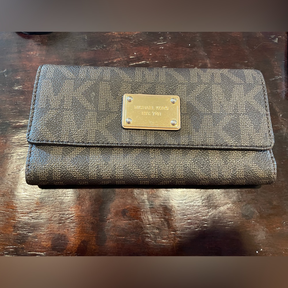 Michale Kors Jet Set Logo Tri Fold Checkbook Wallet - Gem